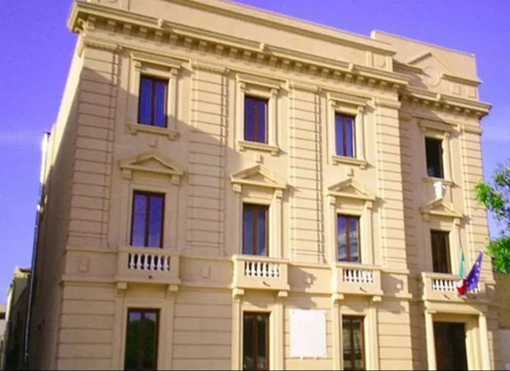 Menfi, il Comune dichiara il dissesto finanziario: disavanzo di ...