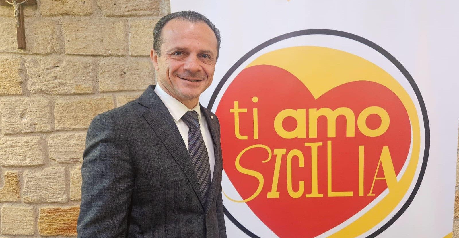 De Luca scalda i motori per "Ti Amo Sicilia": "No all'opposizione di professione. La Vardera? Mi ...